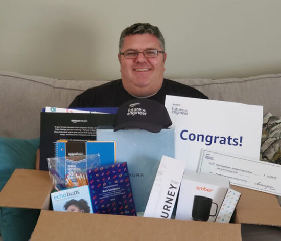 Mark Snodgrass ’00 Receives Amazon “Future Engineer Teacher of the Year ...